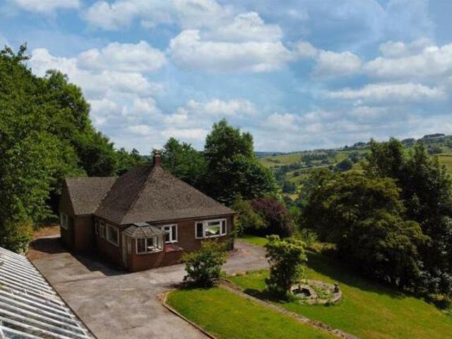 3 Bedroom Detached House For Sale In Midgley Road, Mytholmroyd