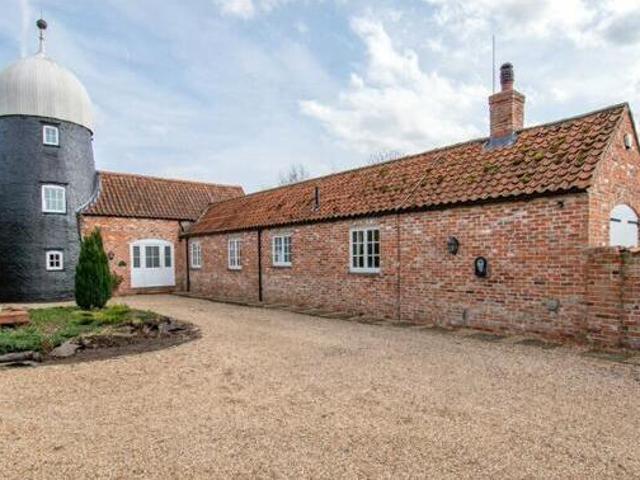 3 Bedroom Detached House For Sale In Middle Rasen, Lincolnshire