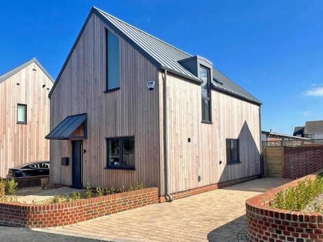 3 Bedroom Detached House For Sale In Milford On Sea, Hampshire