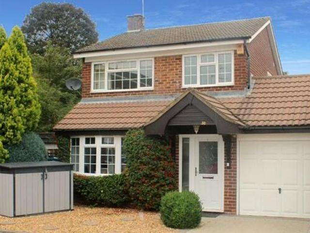 3 Bedroom Detached House For Sale In Milton Keynes, Buckinghamshire