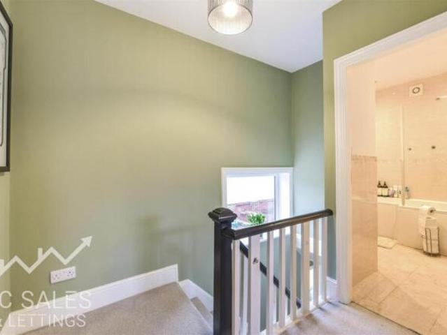 3 bedroom detached house for sale in Mylnhurst Road, Sheffield, S11
