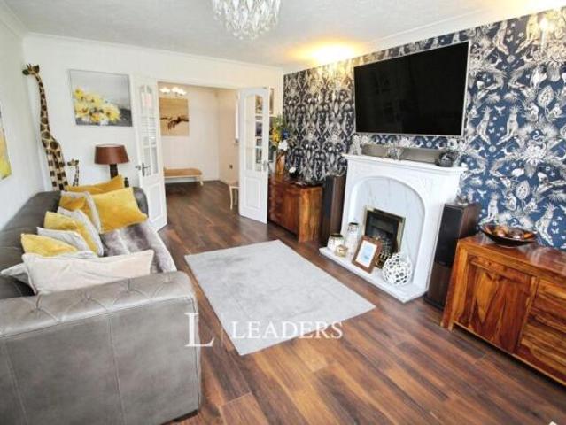 3 bedroom detached house for sale in Nottingham Grove, Bletchley, Milton Keynes, MK3
