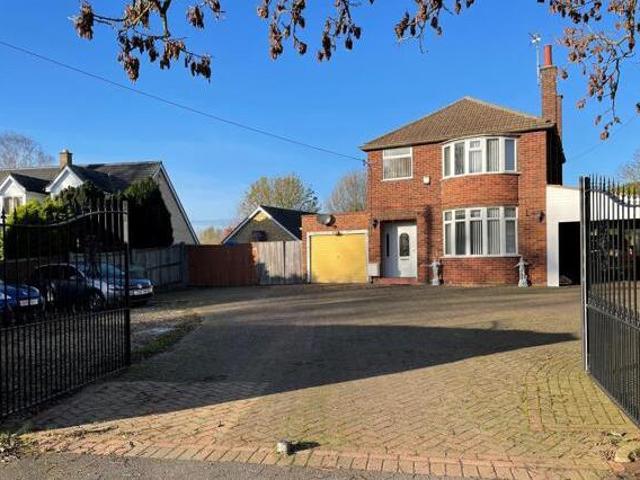 3 Bedroom Detached House For Sale In Norman Cross