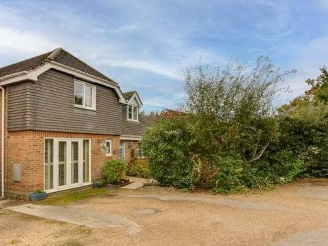 3 bedroom detached house for sale in North Baddesley SO52