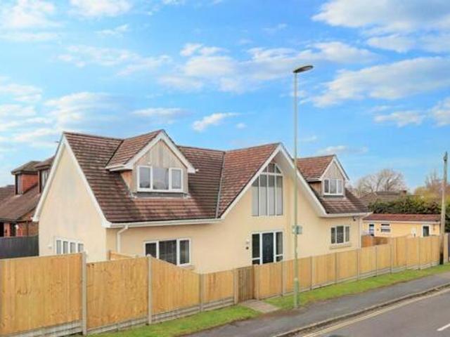 3 Bedroom Detached House For Sale In North Baddesley