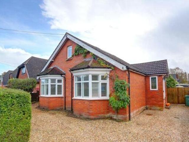 3 Bedroom Detached House For Sale In North Baddesley