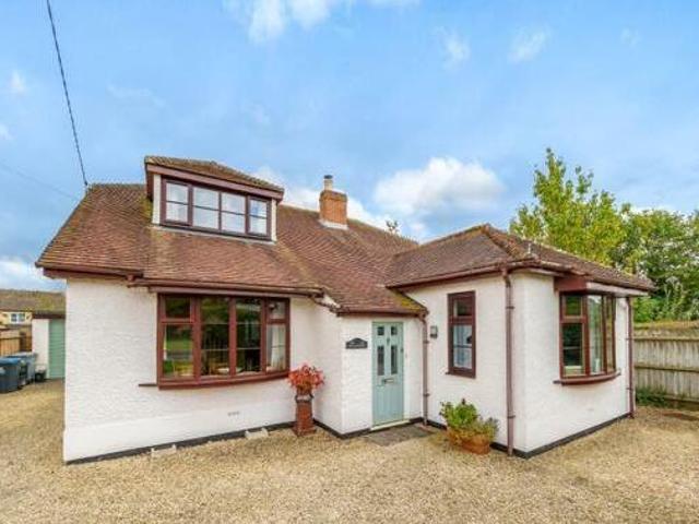 3 Bedroom Detached House For Sale In North Leigh