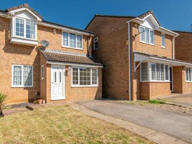 3 Bedroom Detached House For Sale In Northampton