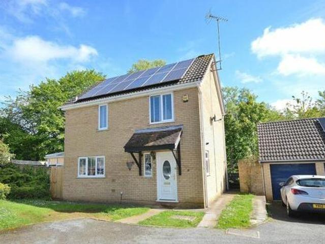 3 Bedroom Detached House For Sale In Northampton