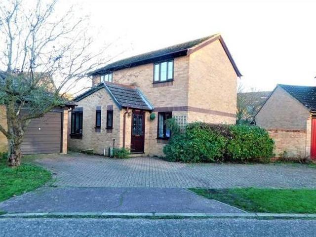 3 bedroom detached house for sale in Naughton Gardens Stowmarket IP14