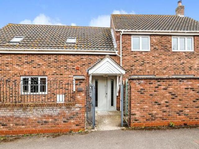 3 Bedroom Detached House For Sale In New Buckenham