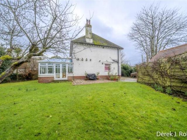 3 bedroom detached house for sale in New Road, Bournemouth, Dorset, BH10