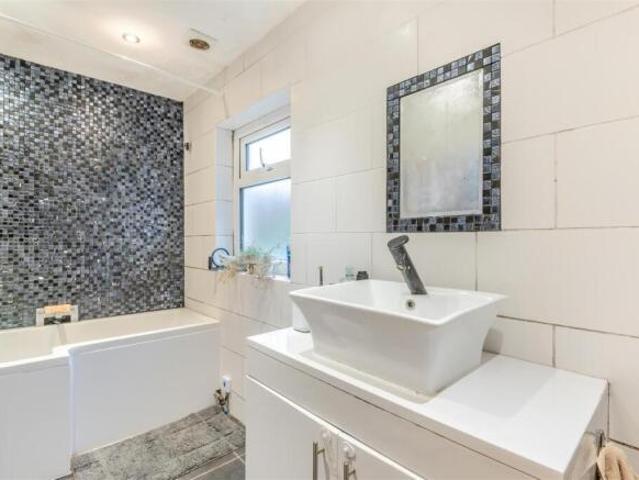 3 bedroom detached house for sale in New Road, Ditton, ME20