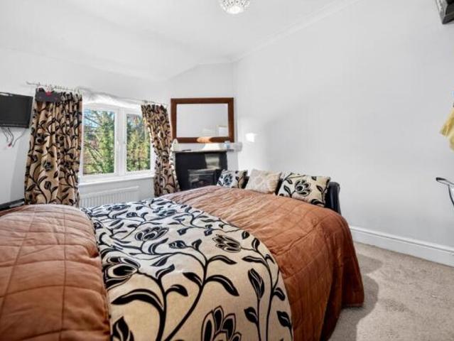 4 bedroom detached house for sale in New Road Side, Horsforth, Leeds, West Yorkshire, LS18