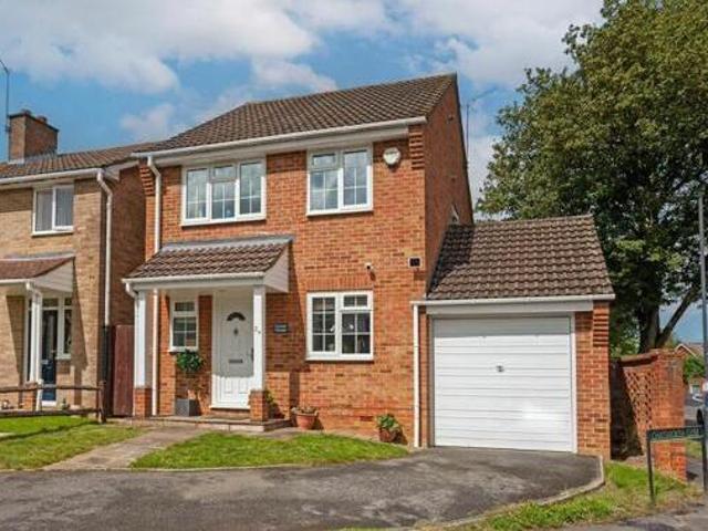3 Bedroom Detached House For Sale In Nr Altwood Road, Maidenhead