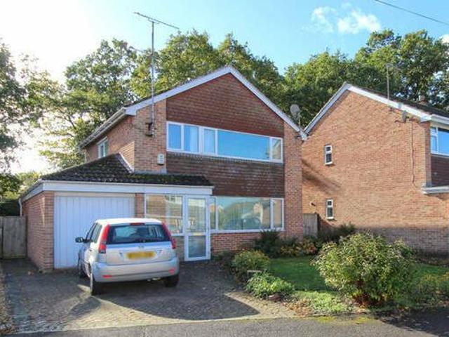 3 bedroom detached house for sale in Southwood Road BA14