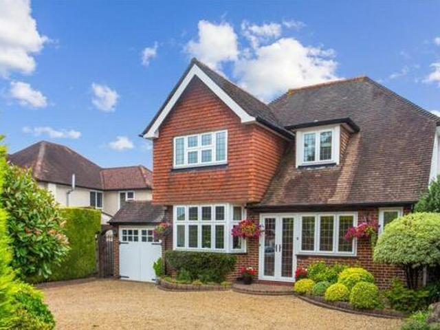 3 Bedroom Detached House For Sale In South Croydon