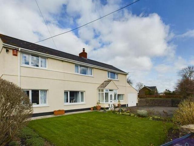 3 Bedroom Detached House For Sale In South Row, Redwick