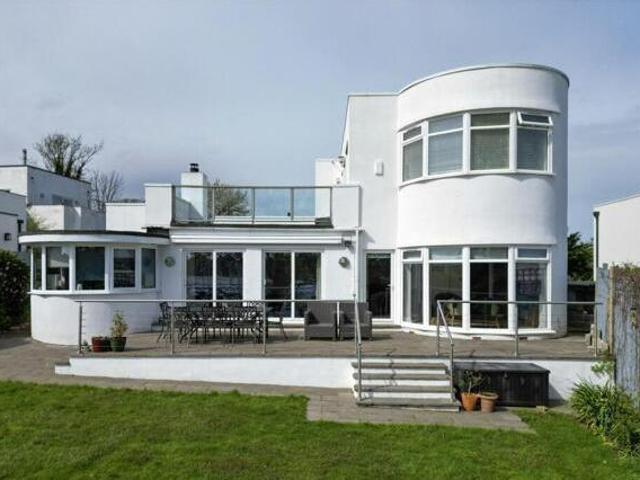 3 Bedroom Detached House For Sale In Southampton, Hampshire
