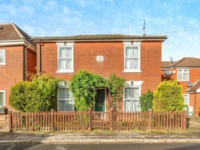 3 Bedroom Detached House For Sale In Southampton, Hampshire