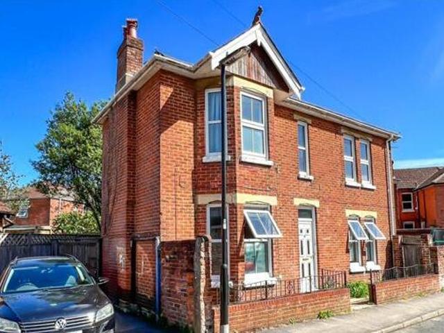 3 Bedroom Detached House For Sale In Southampton, Hampshire