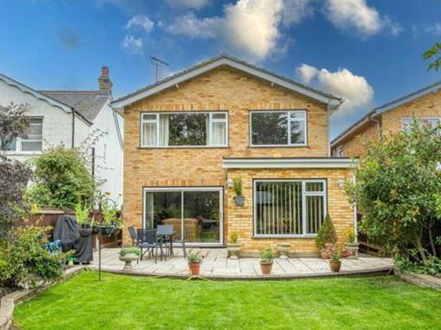 3 Bedroom Detached House For Sale In Southend on sea, Essex