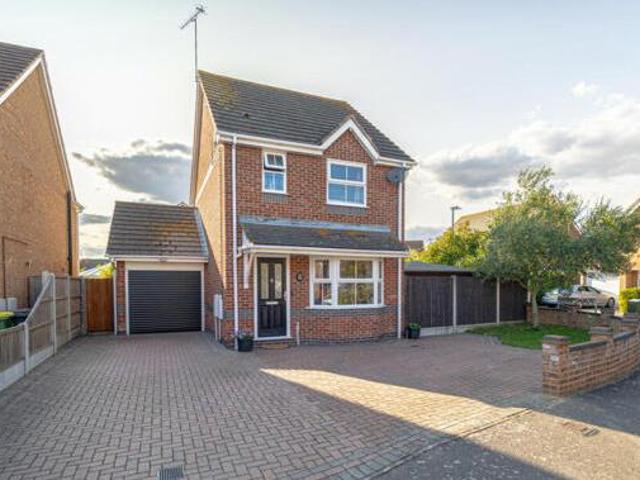 3 Bedroom Detached House For Sale In Southend on sea