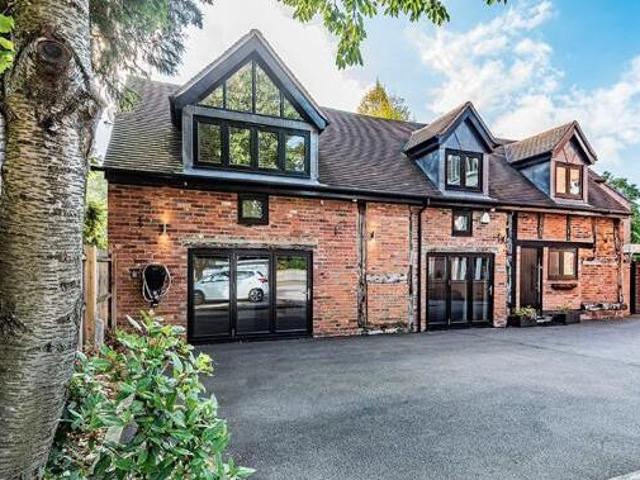 3 Bedroom Detached House For Sale In Solihull, West Midlands