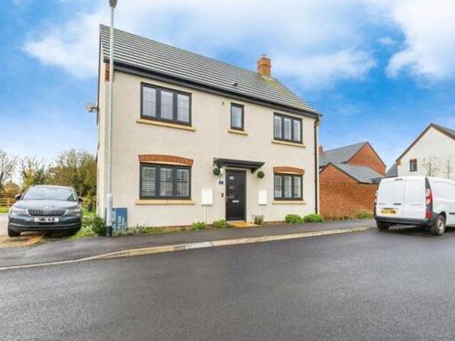 3 Bedroom Detached House For Sale In Saxilby