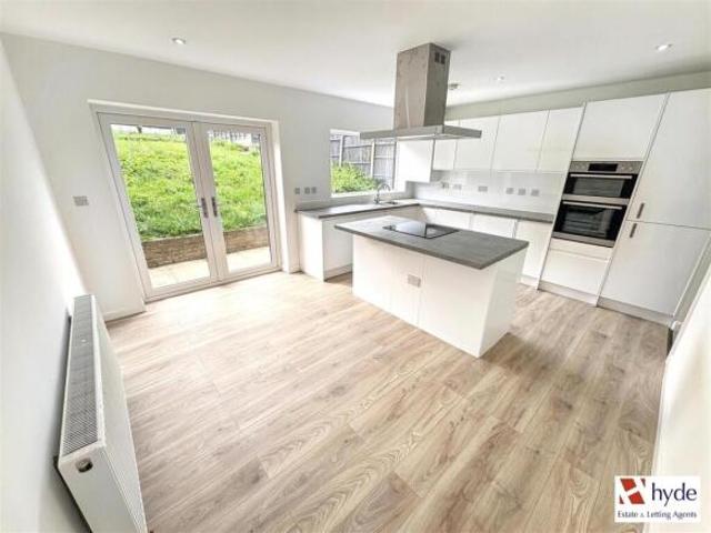 3 bedroom detached house for sale in Sandgate Road, Whitefield, Manchester. M45 6WG, M45