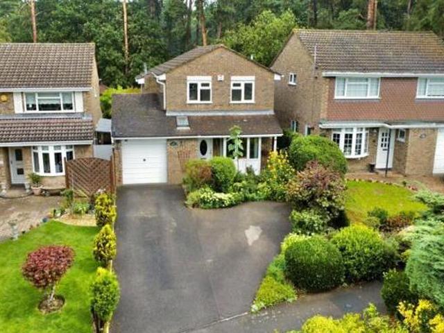 3 Bedroom Detached House For Sale In Sandhurst