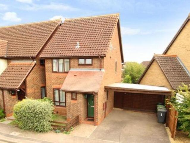 3 Bedroom Detached House For Sale In Sandy, Bedfordshire