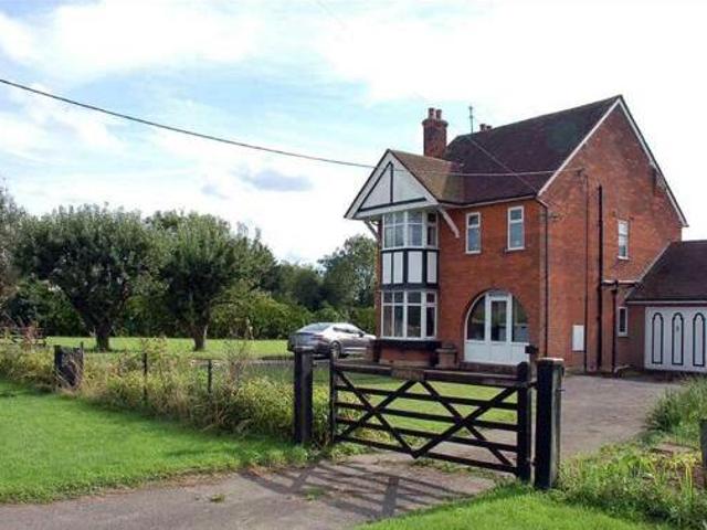 3 Bedroom Detached House For Sale In School Lane, Great Leighs