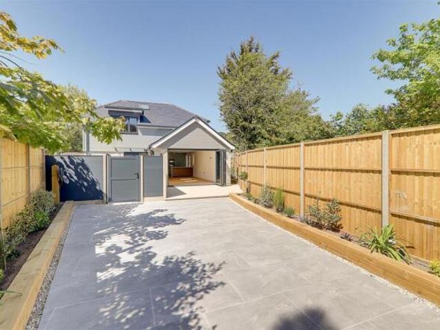 3 bedroom detached house for sale in Sea Lane, Ferring, Worthing, BN12