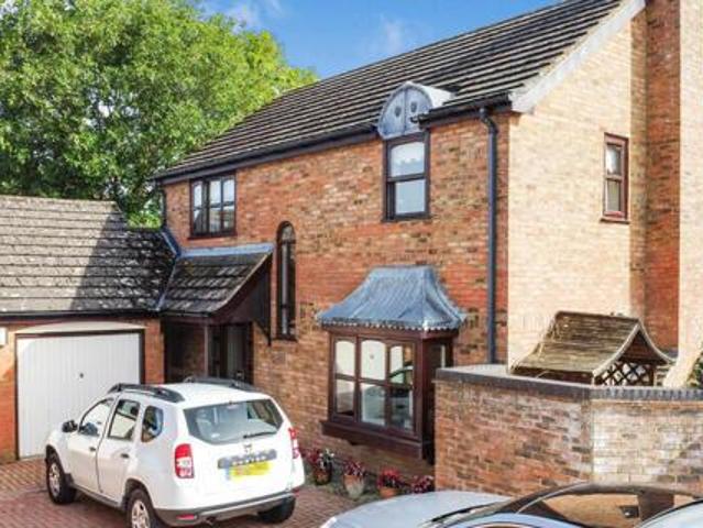 3 Bedroom Detached House For Sale In Shaw