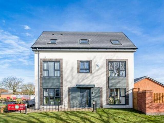 3 Bedroom Detached House For Sale In Shirley