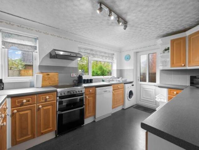 3 bedroom detached house for sale in Shropshire Close, Woolston, WA1