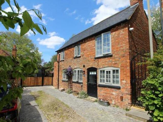 3 Bedroom Detached House For Sale In Silver Street