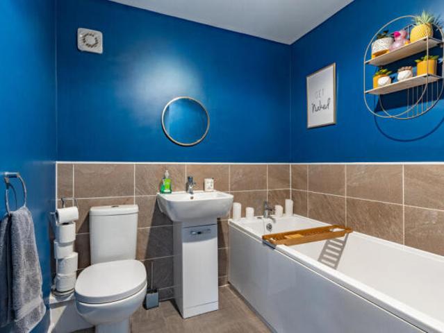 3 bedroom detached house for sale in Silverweed Road, Lyde Green, BS16