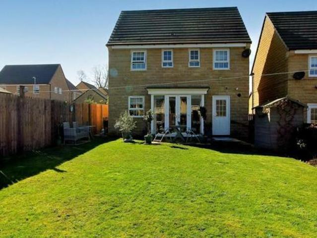 3 Bedroom Detached House For Sale In Skelmanthorpe, Huddersfield
