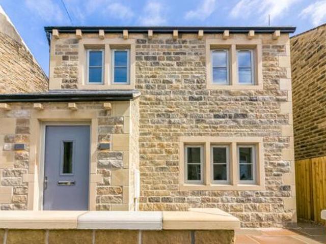 3 Bedroom Detached House For Sale In Slaithwaite, Huddersfield