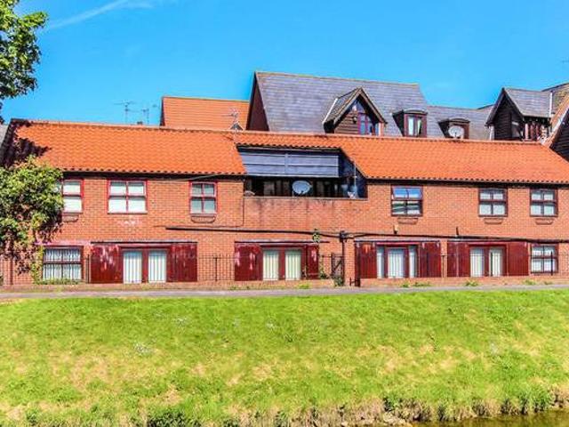 3 bedroom detached house for sale in Spalding Lincolnshire PE11
