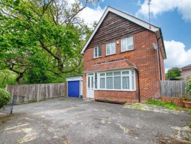 3 bedroom detached house for sale in Spring Road, Southampton, Hampshire, SO19
