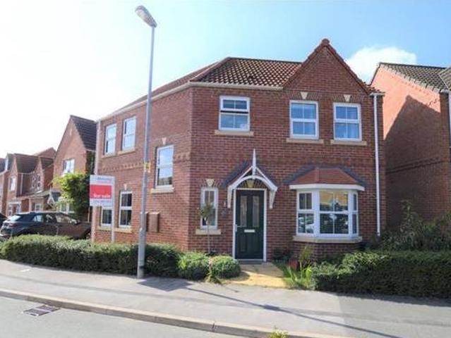 3 bedroom detached house for sale in Springfield Crescent Lofthouse Wakefield West Yorkshire WF3