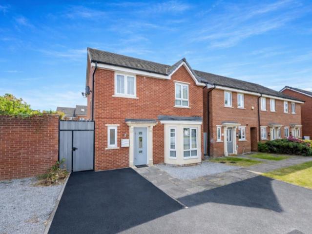 3 bedroom detached house for sale in Springfield Crescent, Liverpool, L36