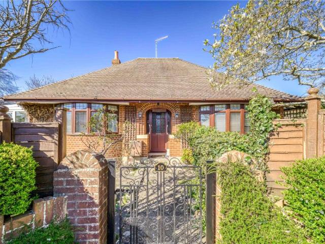 3 bedroom detached house for sale in Springfield Road, Ashley Cross, Poole, Dorset, BH14