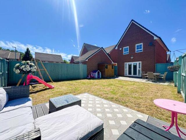 3 bedroom detached house for sale in Springwell Avenue, Liverpool, L36
