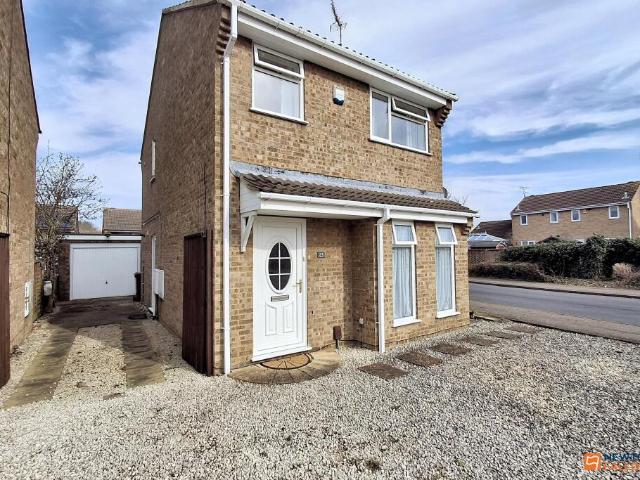 3 bedroom detached house for sale in Squires Gate, Gunthorpe, Peterborough, PE4