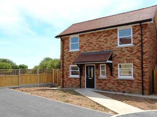 3 bedroom detached house for sale in St Crispins Close Minster CT12 CT12