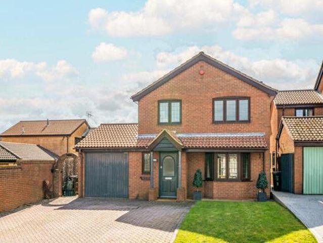 3 Bedroom Detached House For Sale In St. Albans, Hertfordshire